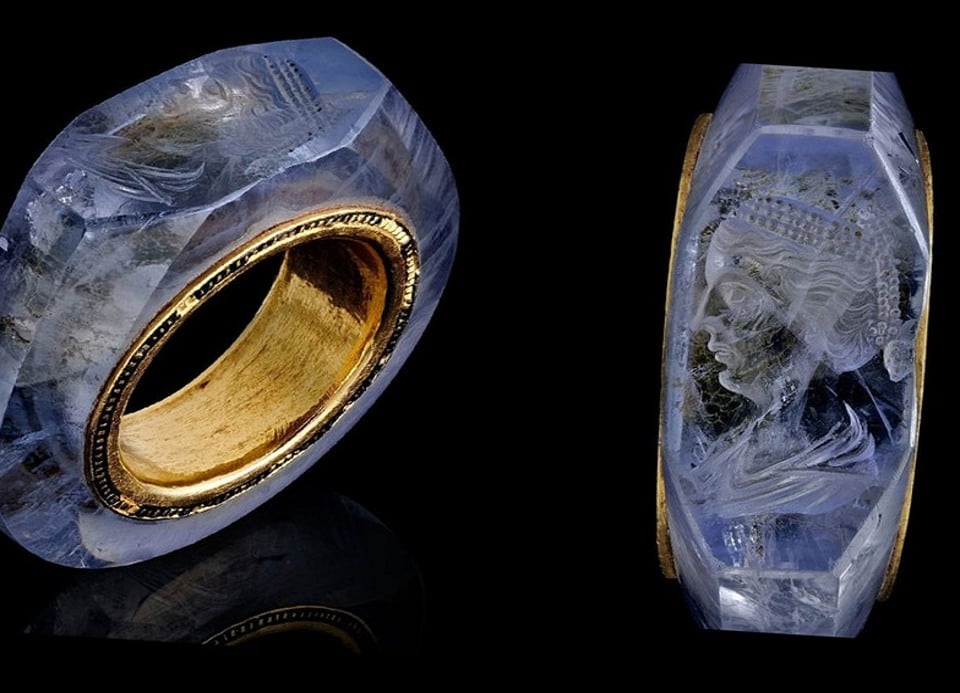 A 2000 year old sapphire ring thought to belong to Roman Emperor ...