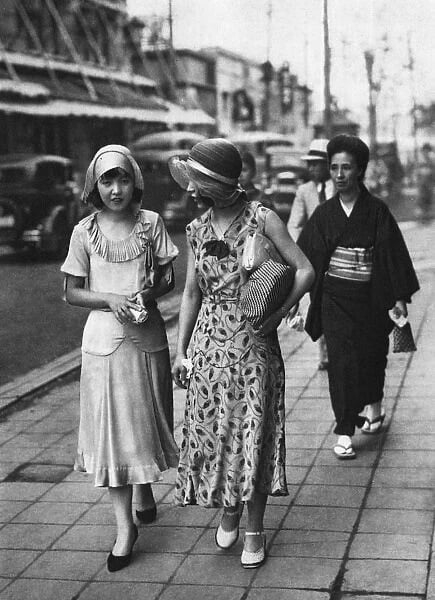 The evolution of fashion in 1930s Japan - all in one photo - USLUCK