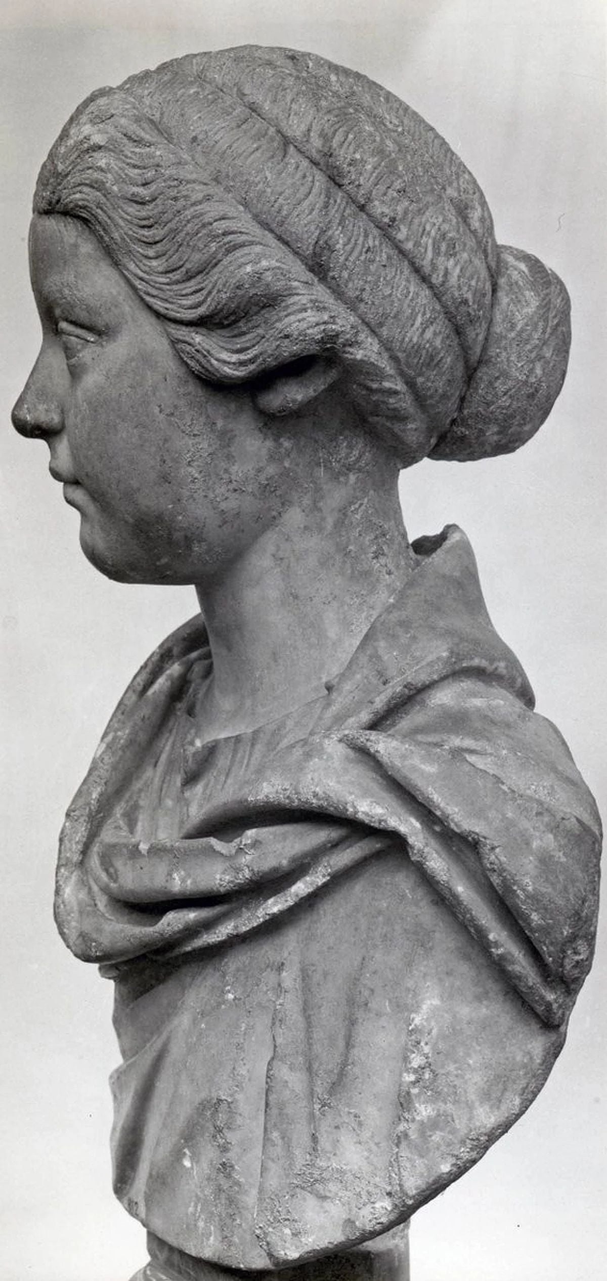 Bust of Lucilla – the daughter of Emperor Marcus Aurelius and his wife ...