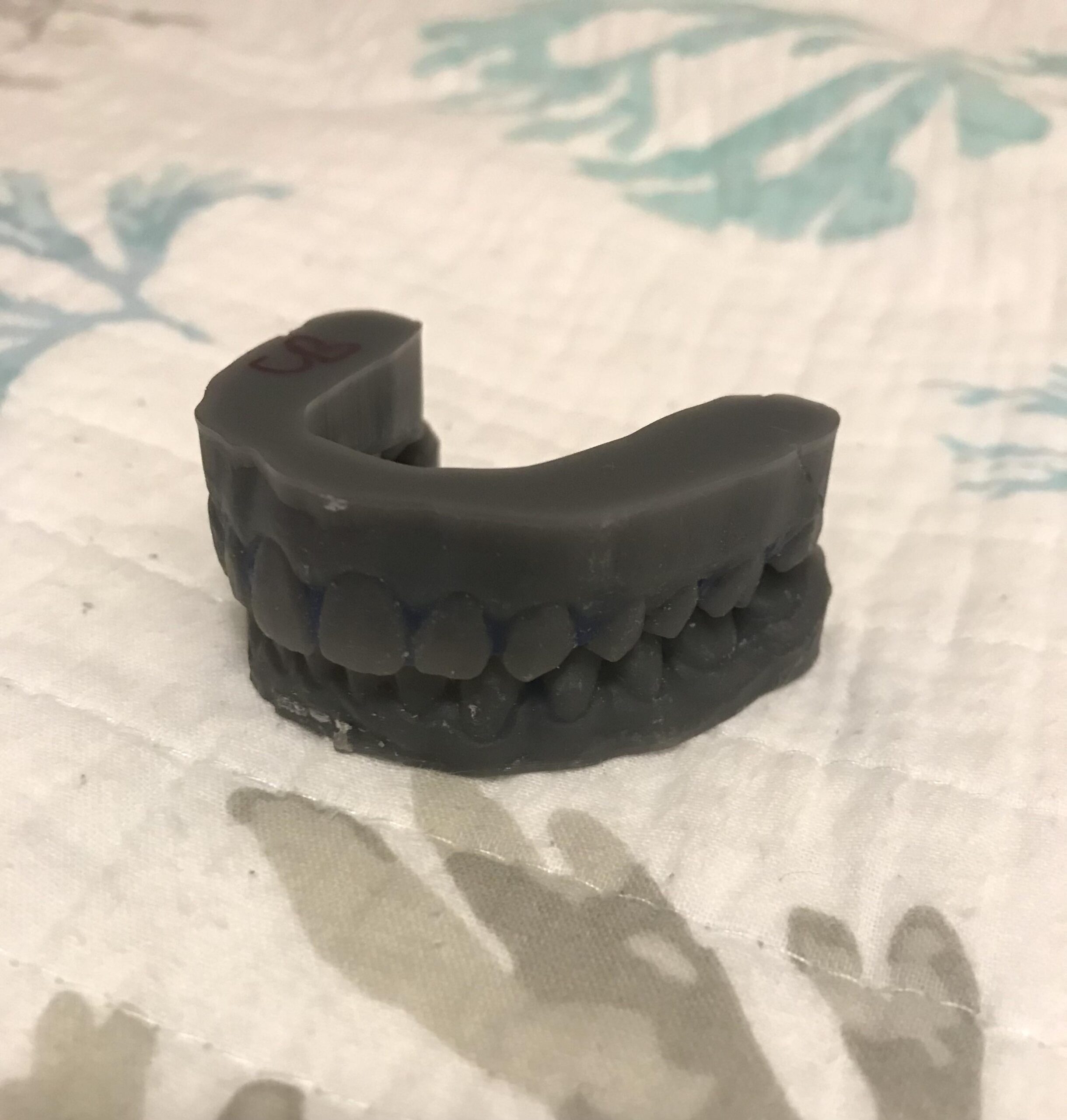 My retainer came with a 3D printed model of my teeth - USLUCK