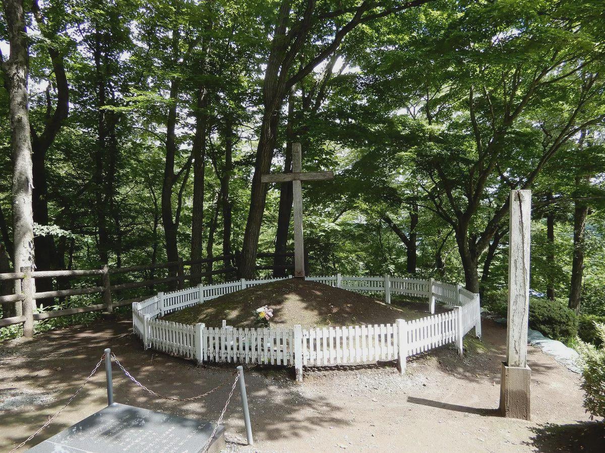 This is the tomb of Jesus... in Shingo, Japan. According to apocryphal ...
