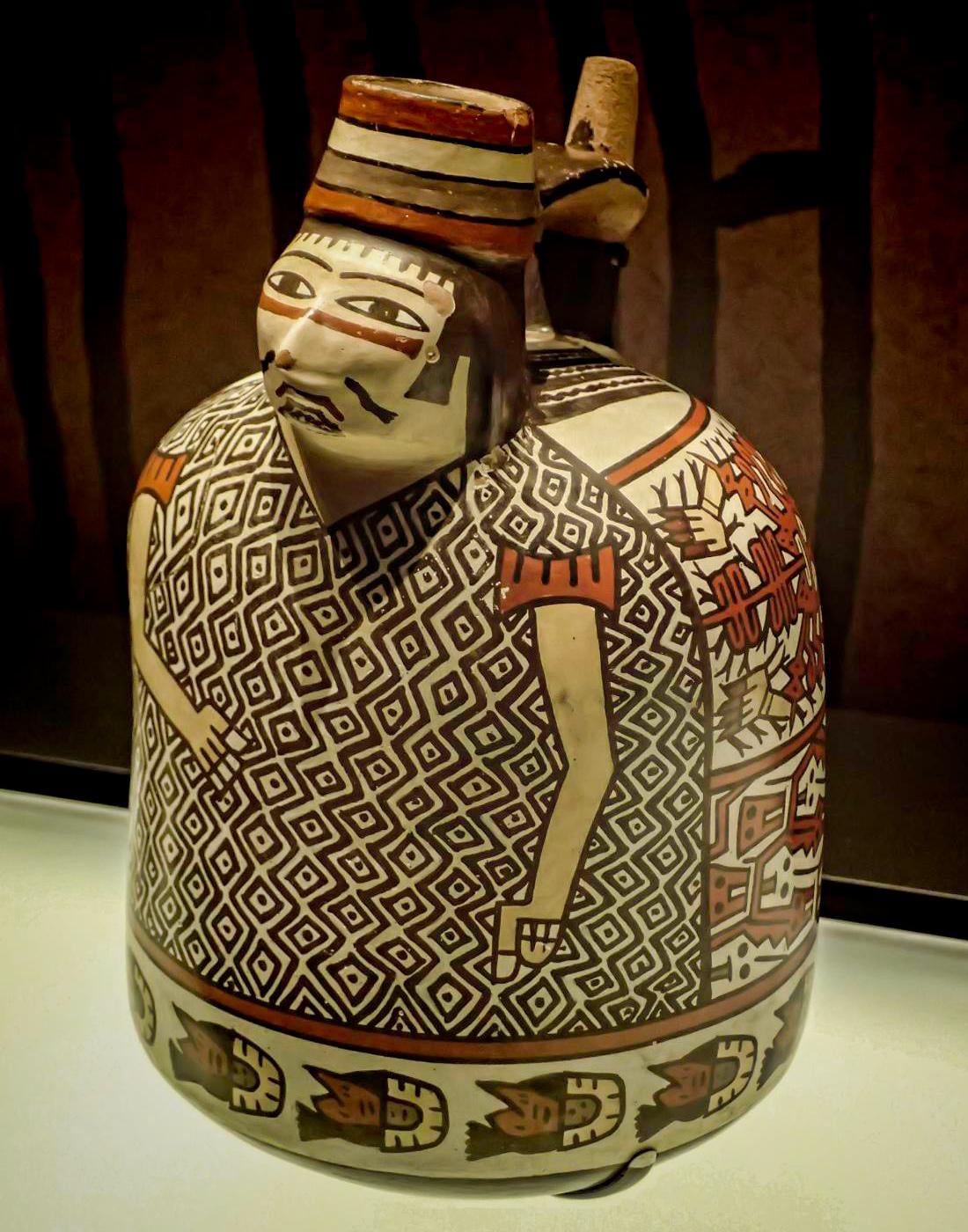 Spout vessel shaped like a figure. Peru, Nasca civilization, 400-700 AD ...