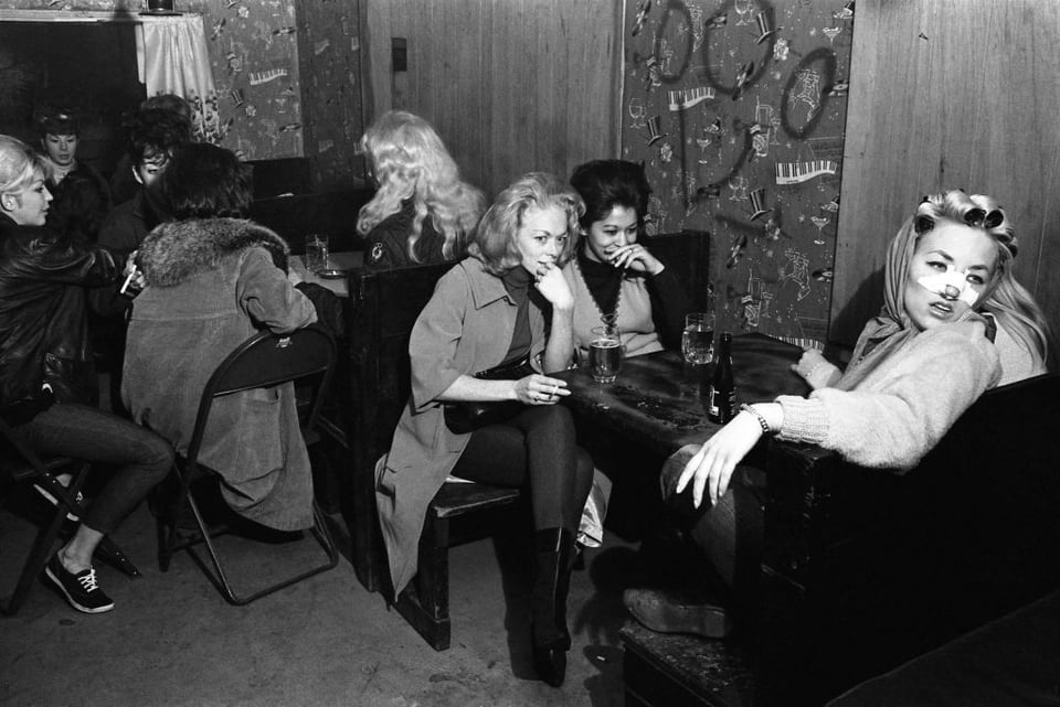 The Hells Angels and their "old ladies" (1965 LIFE magazine photo ...