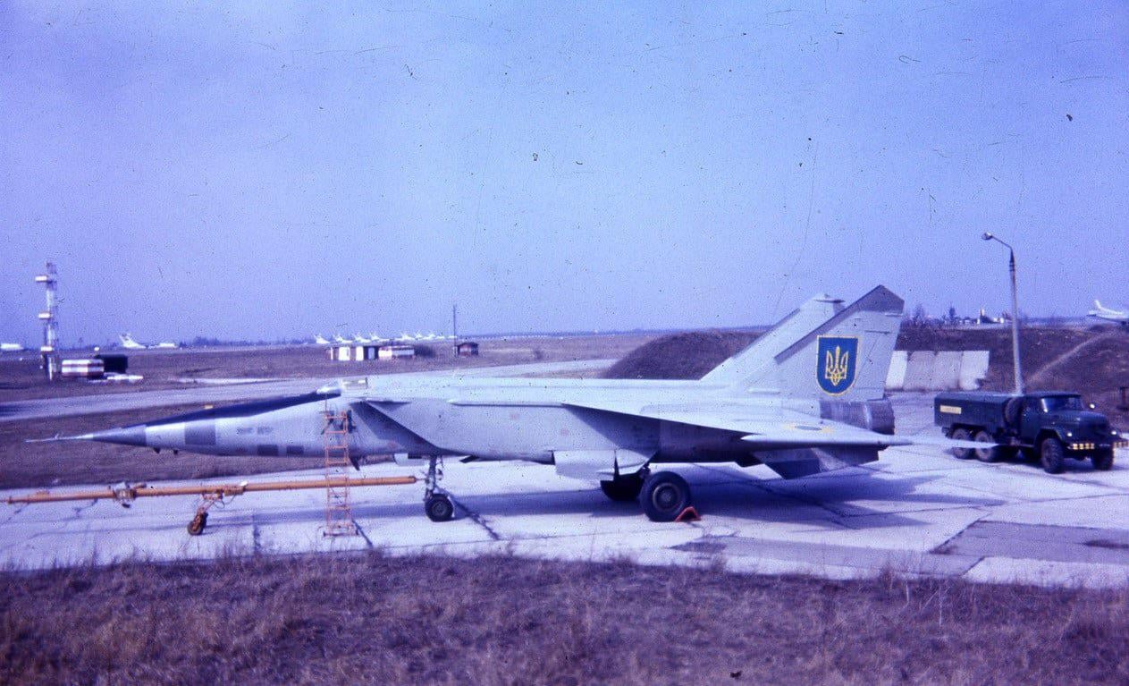 Mikoyan-Gurevich MiG-25RBF 'Foxbat' interceptor and reconnaissance jet ...