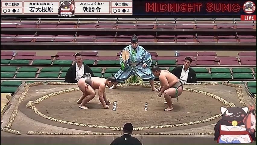 Sumo Wrestlers fall on top of the same judge twice in a row - USLUCK