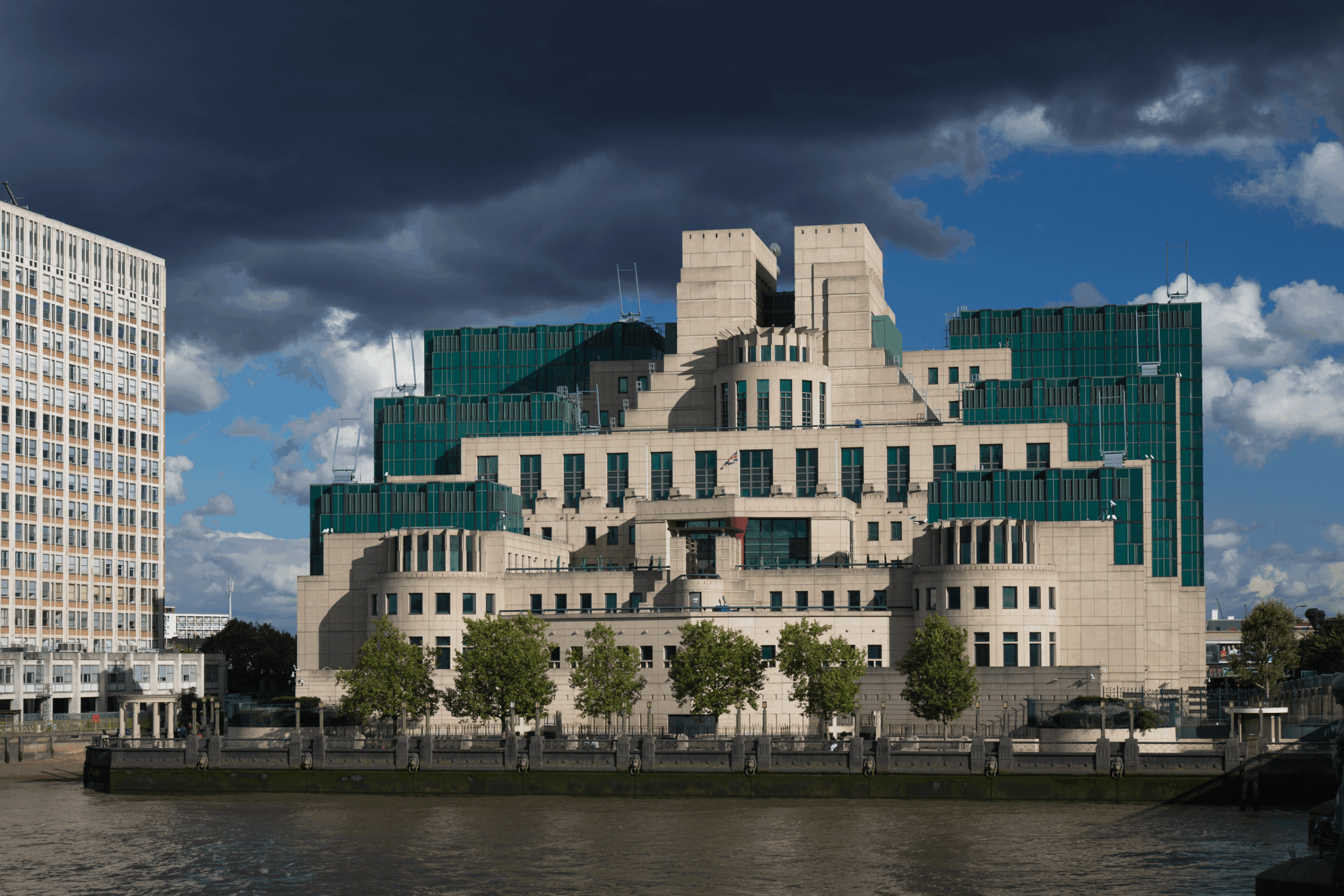 The headquarters of MI6, the foreign intelligence service of the UK ...